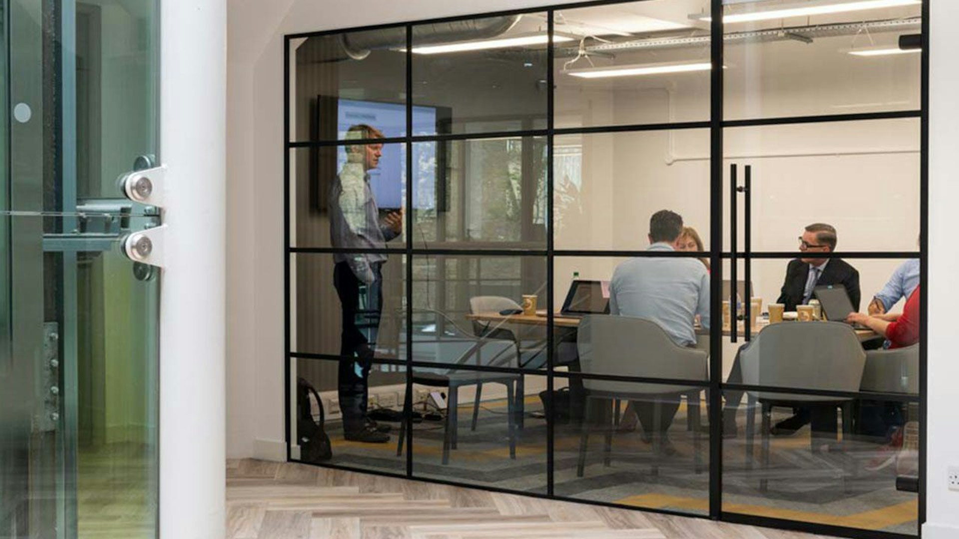 Designing Collaborative Workspaces - K2 Space