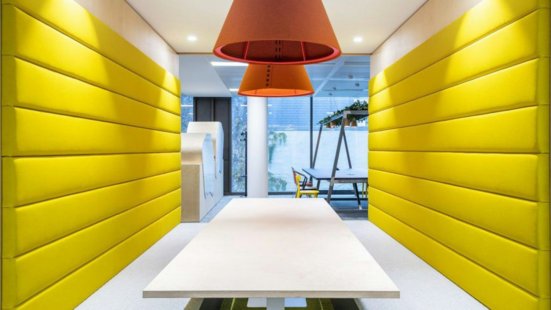 How to Reduce Noise Levels in Offices: Tips and Suggestions - K2 Space